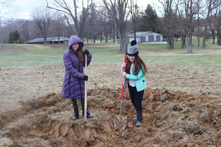 William Tell Elementary students make plans for a 1,000 lb. pumpkin ...