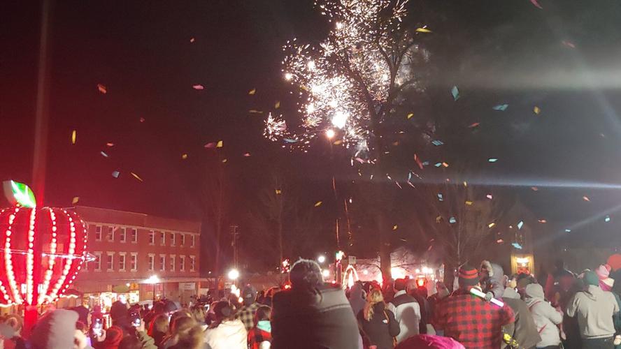The Midnight Apple Drop brings in 2024 | Perry County News ...