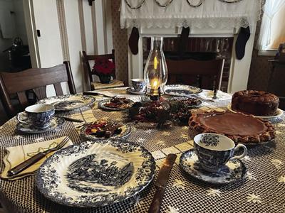 Old-Fashioned Holiday Event at The Historic Lindley House | News Herald ...