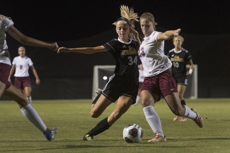 They’re money: Wildcat surge stuns Titans | Local | duboiscountyherald.com