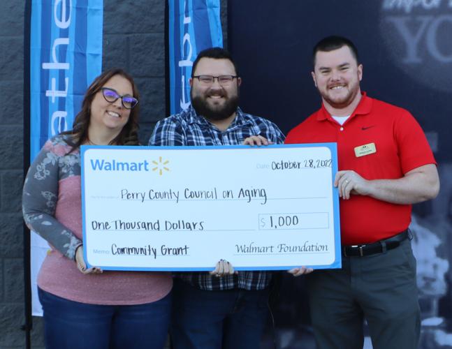 Walmart hosts grand reopening | News | duboiscountyherald.com