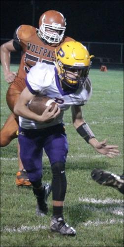 Charlie Meredith runs with the ball | Sports | duboiscountyherald.com