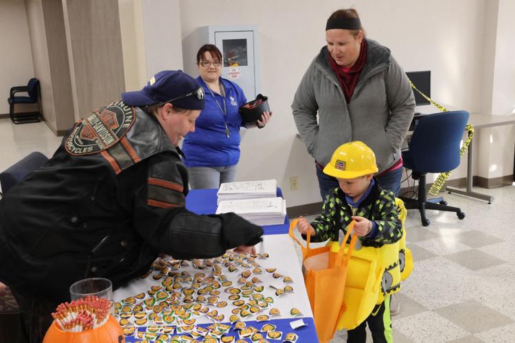 Vincennes welcomes ghost and goblins | Community | duboiscountyherald.com