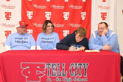 Alex Stiff is learning about sprint football | Perry County News ...