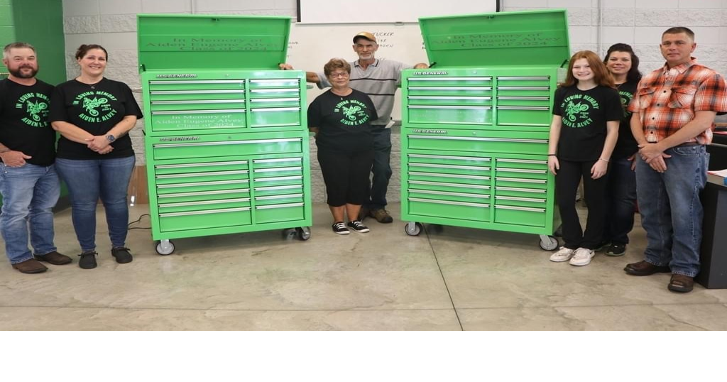 Alvey's donate tool box to Perry Central | News | duboiscountyherald.com