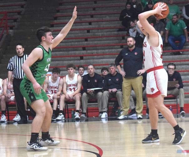 Commodores see first half lead go away | Perry County News ...