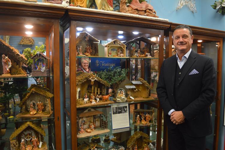 Santa Claus visited by Fontanini nativity designer | News ...