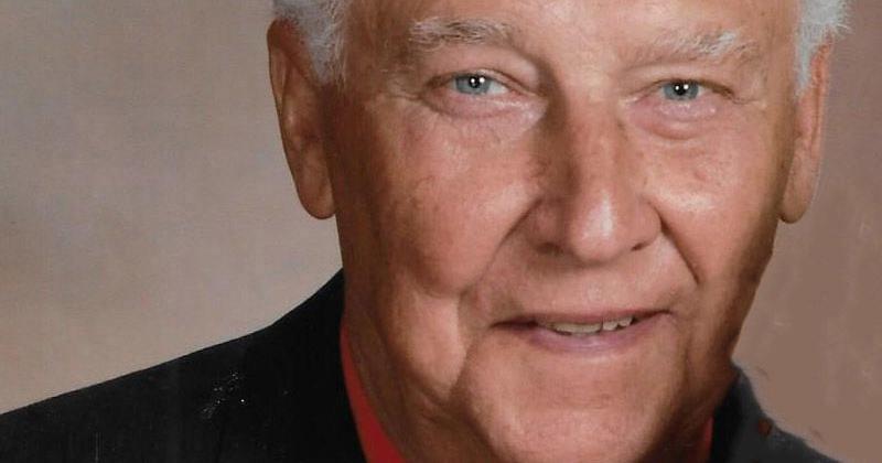 Lloyd Clement Manternach | Obituaries | dyersvillecommercial.com