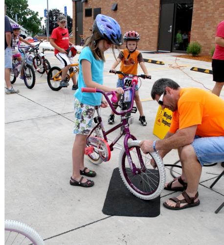 Kids come out to Bike Rodeo | News | dyersvillecommercial.com