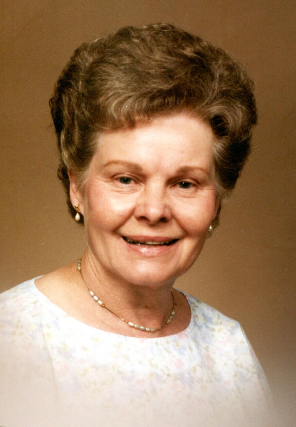 Helen Beckett | Obituaries | dyersvillecommercial.com