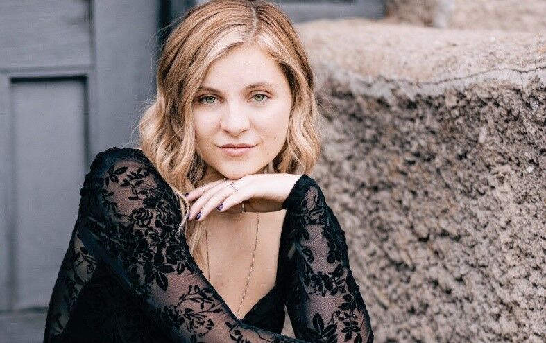 Senior spotlights | | dyersvillecommercial.com