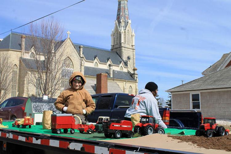 New Vienna's farmers day parade | Multimedia | dyersvillecommercial.com