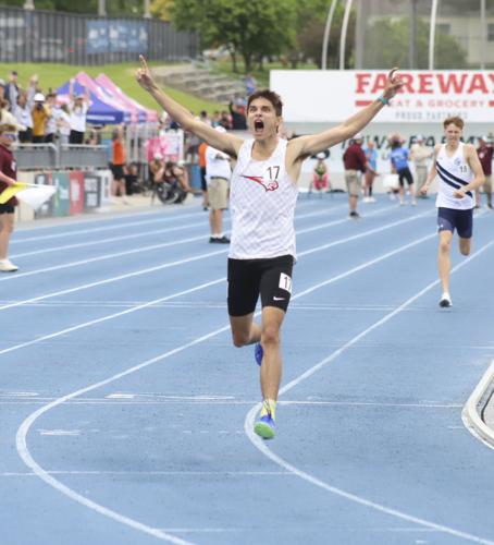 Nauman wows crowd at Drake Stadium | Sports | dyersvillecommercial.com