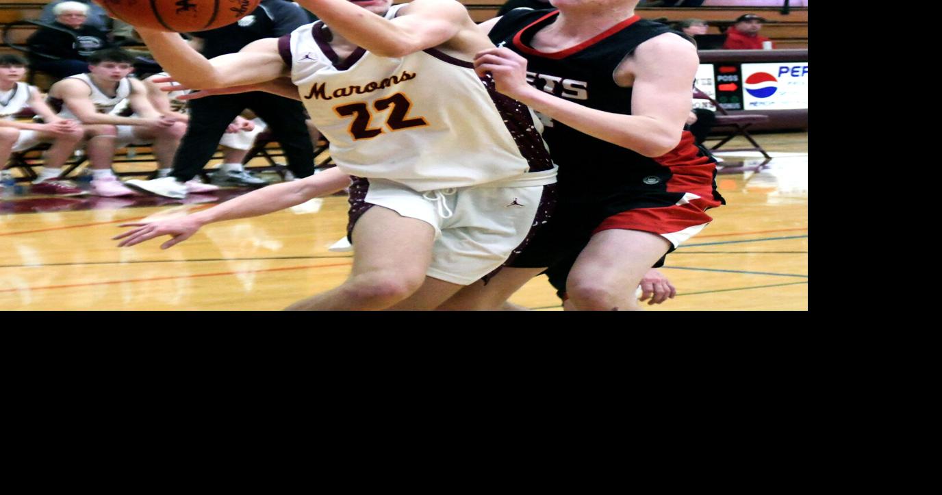 Maroon boys ground Jets for blowout victory | Sports | ehextra.com