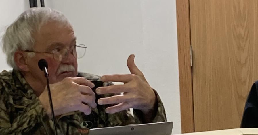 Marinette police officers snipe deer | News | ehextra.com