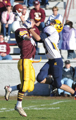 Maroons recapture district trophy | | ehextra.com