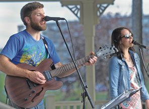 Celebrating the night | | ehextra.com