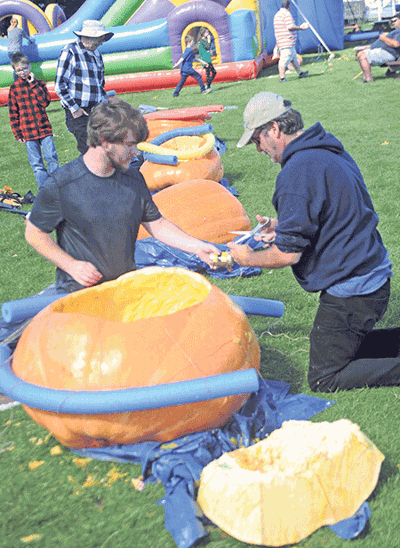 Menominee Giant Pumpkin Festival delivers fall fun, from boat races to pie eating | News ...