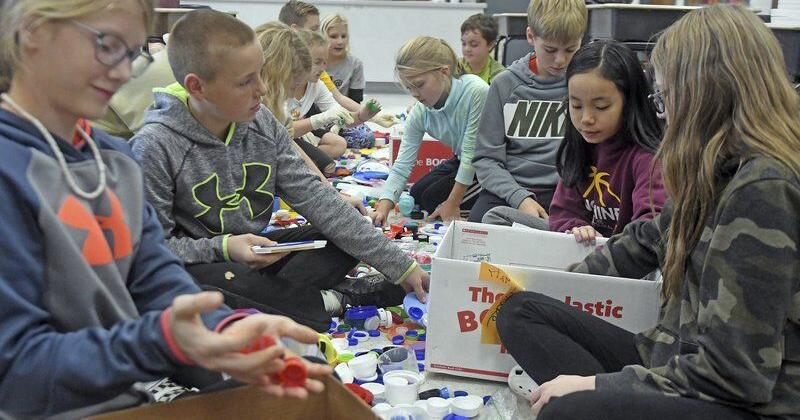 Friendship bench project helps bullied students | News | ehextra.com