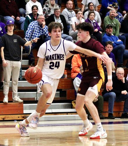 Second-half rally sends Marinette boys to Regional semifinals | Sports ...