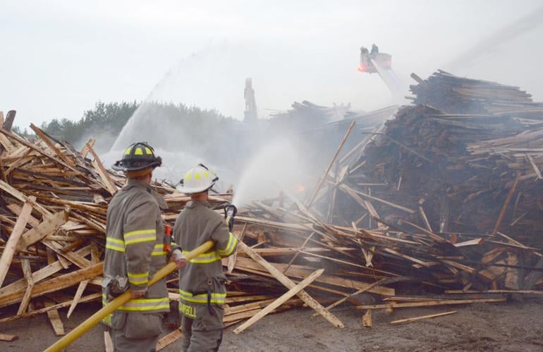 All hands on deck to battle Carney fire | News | ehextra.com