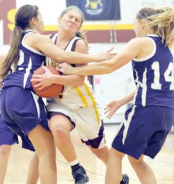 Maroon girls start off strong | | ehextra.com