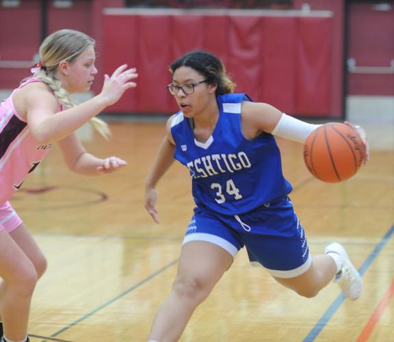 'Pink Out' prizefight: Lady Bulldogs beat back Maroons in non ...
