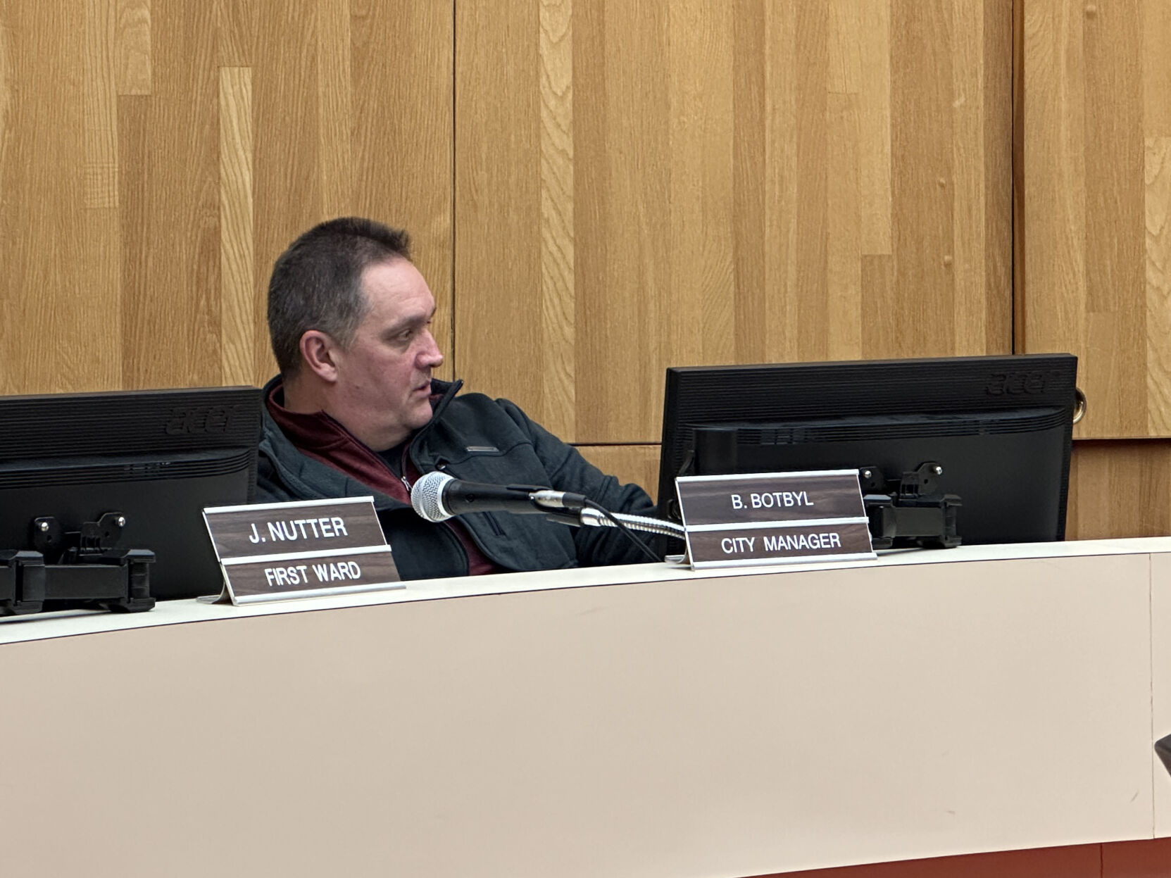 Menominee council looks to extend sign moratorium | News | ehextra.com