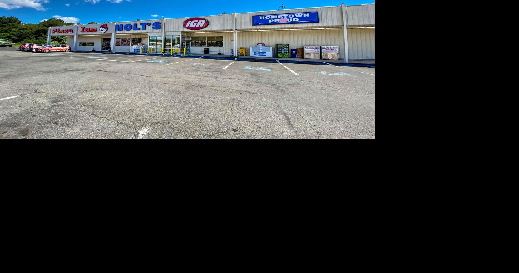 IGA honors Holt’s IGA operators as IGA USA Retailer of the Year | News ...