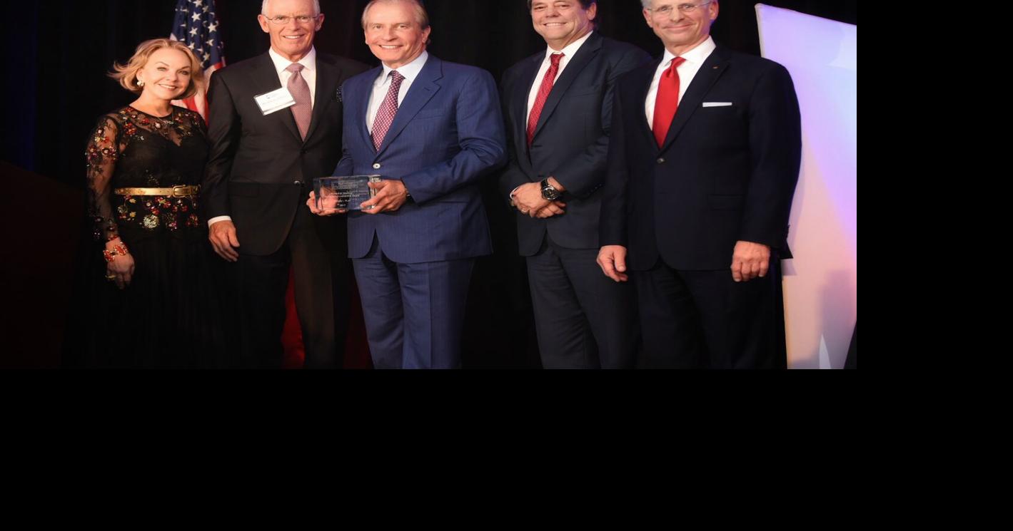 Woody Hunt receives leadership award | Local News | elpasoinc.com