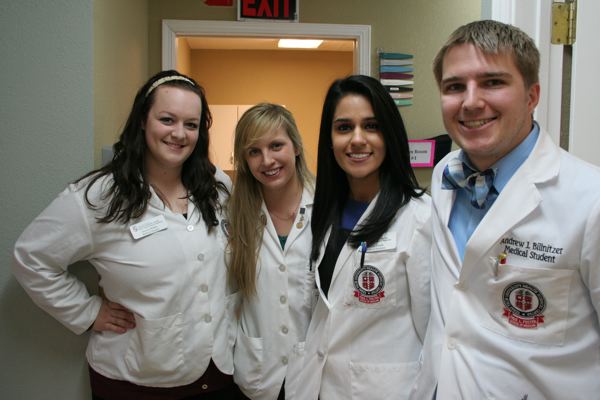 Foster med students open clinic | Local News | elpasoinc.com