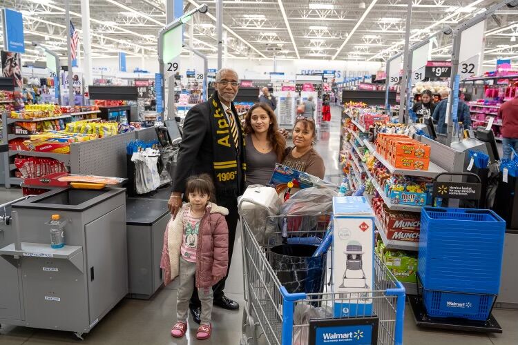 Fraternity pays it forward for MLK Day | Local News | elpasoinc.com