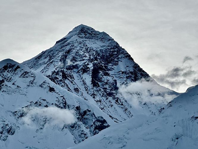 El Paso man climbs Mount Everest, checks off bucket list item | Local ...