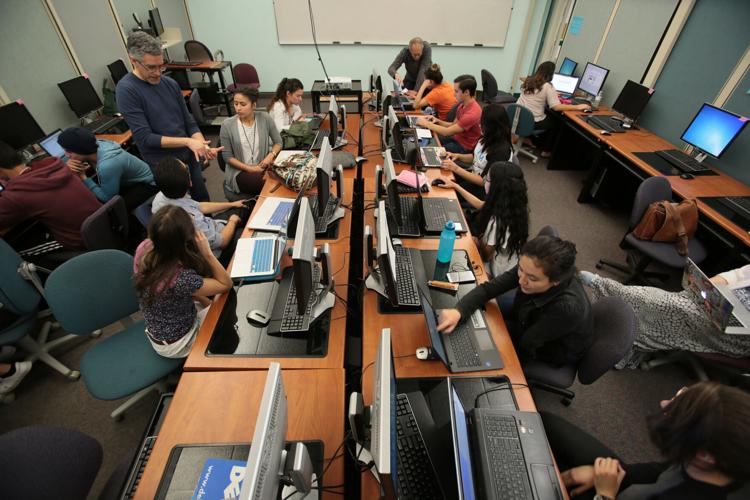 As AI rocks the workplace, colleges race to ready students | Local News ...