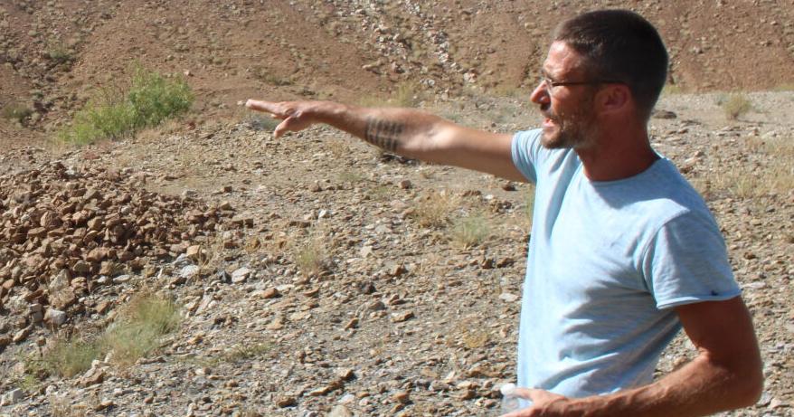 Geologist digs up new footprints, burrows in borderland | Local ...