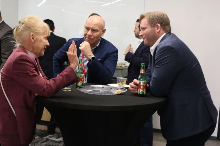 U.K. executives visit border | Factiva | elpasoinc.com