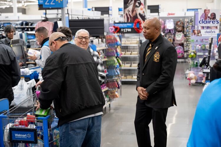 Fraternity pays it forward for MLK Day | Local News | elpasoinc.com