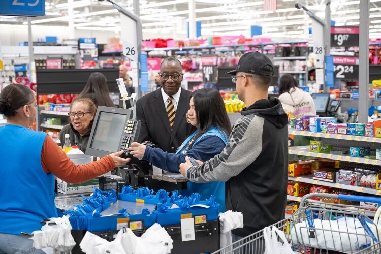 Fraternity pays it forward for MLK Day | Local News | elpasoinc.com