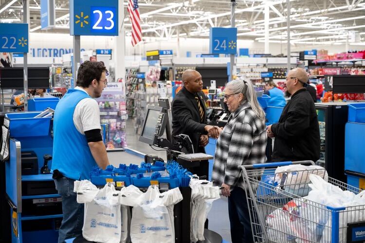 Fraternity pays it forward for MLK Day | Local News | elpasoinc.com