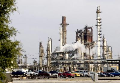 Western sells refinery, cuts debt | Top Story | elpasoinc.com