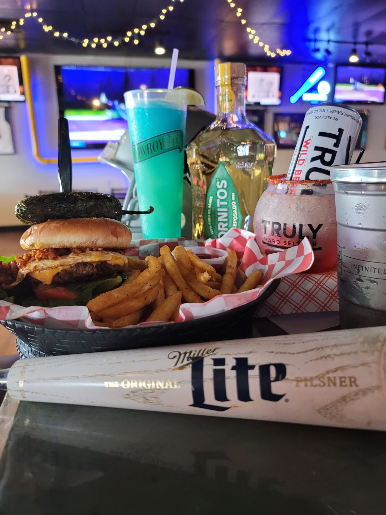 Fanatics Sports Bar & Grill | Boep | elpasoinc.com