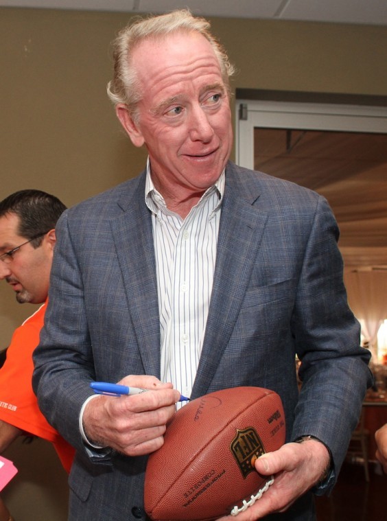 NFL legend at Orange Fever Fiesta | Multimedia | elpasoinc.com