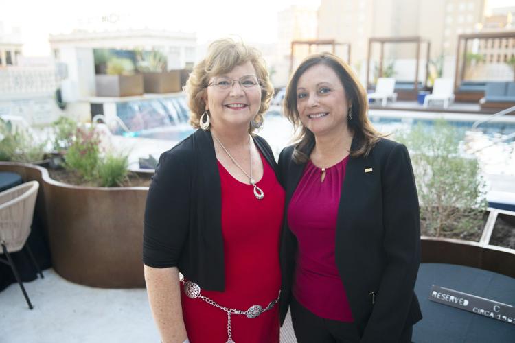KPMG alumni reconnect at El Paso reception | Local News | elpasoinc.com