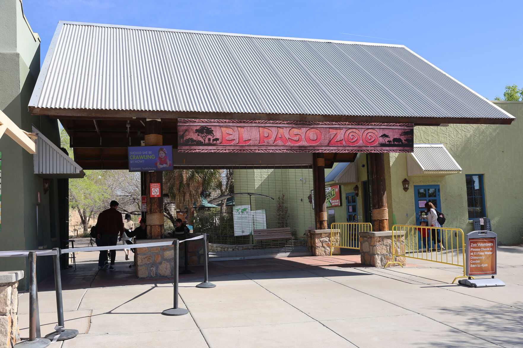El Paso Zoo faces fresh controversy as it loses accreditation ...