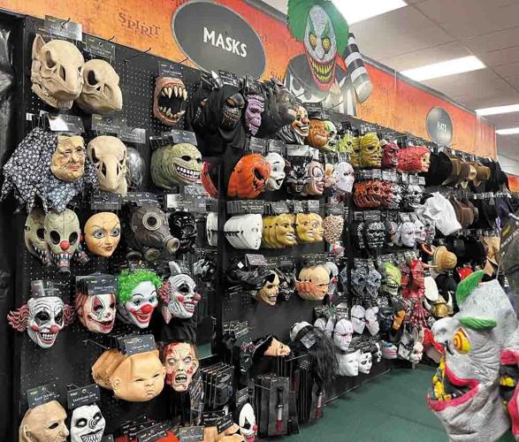 How the Halloween pop-ups arrive every year | Local News | elpasoinc.com