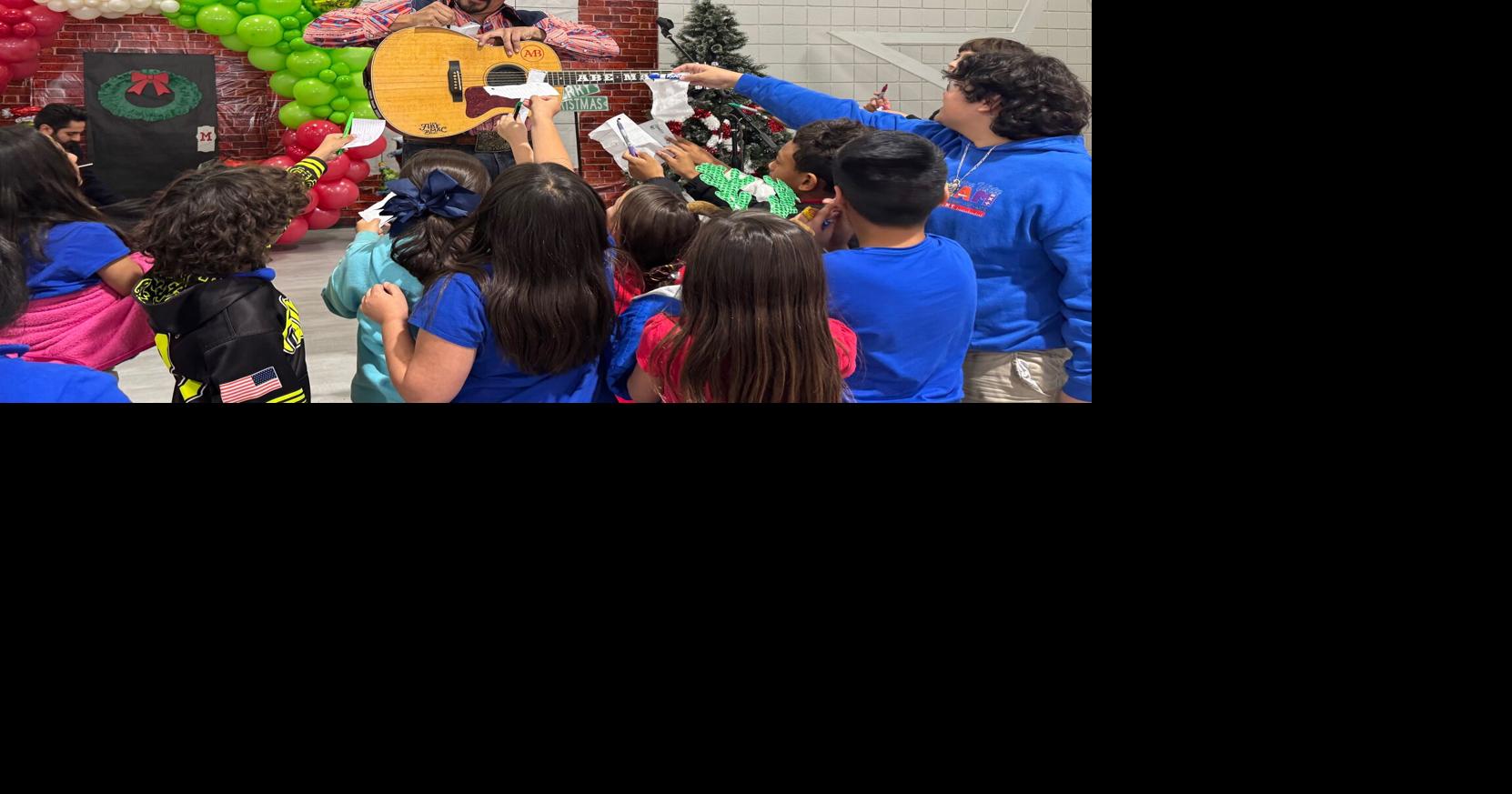 El Paso artist Abe Mac spreads holiday cheer through music and ...