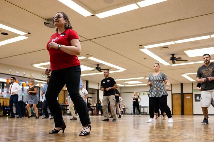 Salsa con sabor es lo que se baila en el centro comunitario Washington ...