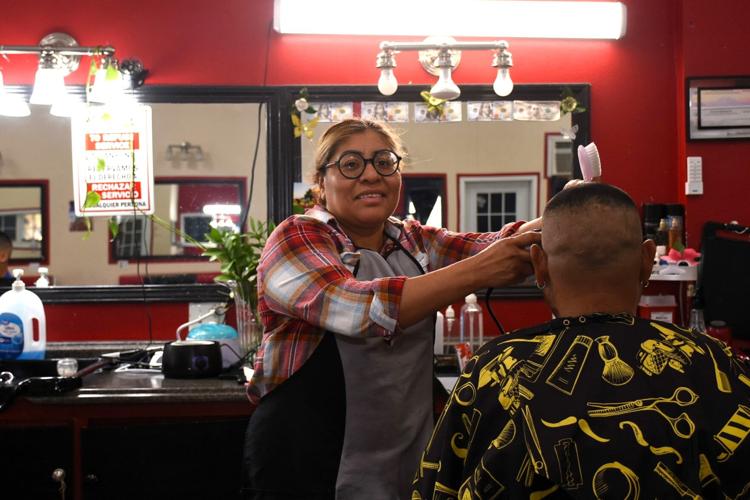 Alex Barber Shop, una barbería familiar en Sunnyside | Noticias ...