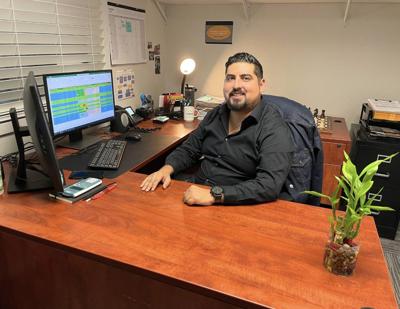 Hugo Guel trabaja para que más estudiantes logren su GED | Noticias ...