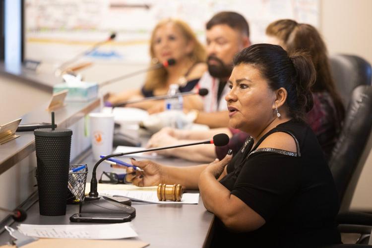 Ayuntamiento de Mabton sube sueldo de alcaldesa entre problemas de agua ...